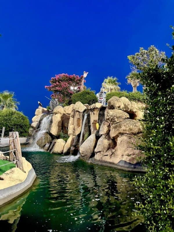 Embassy Miniature Golf - Romantic Spots San Antonio